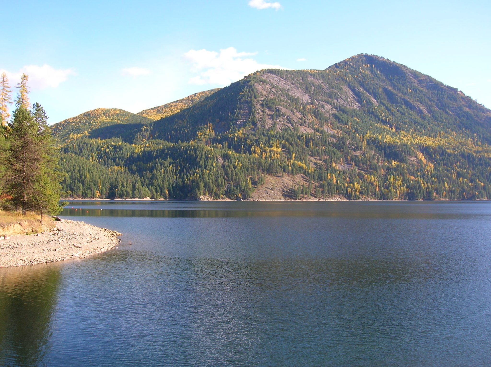 Sullivan Lake — Enjoy an “On Golden Pond” moment – HIke of the Week