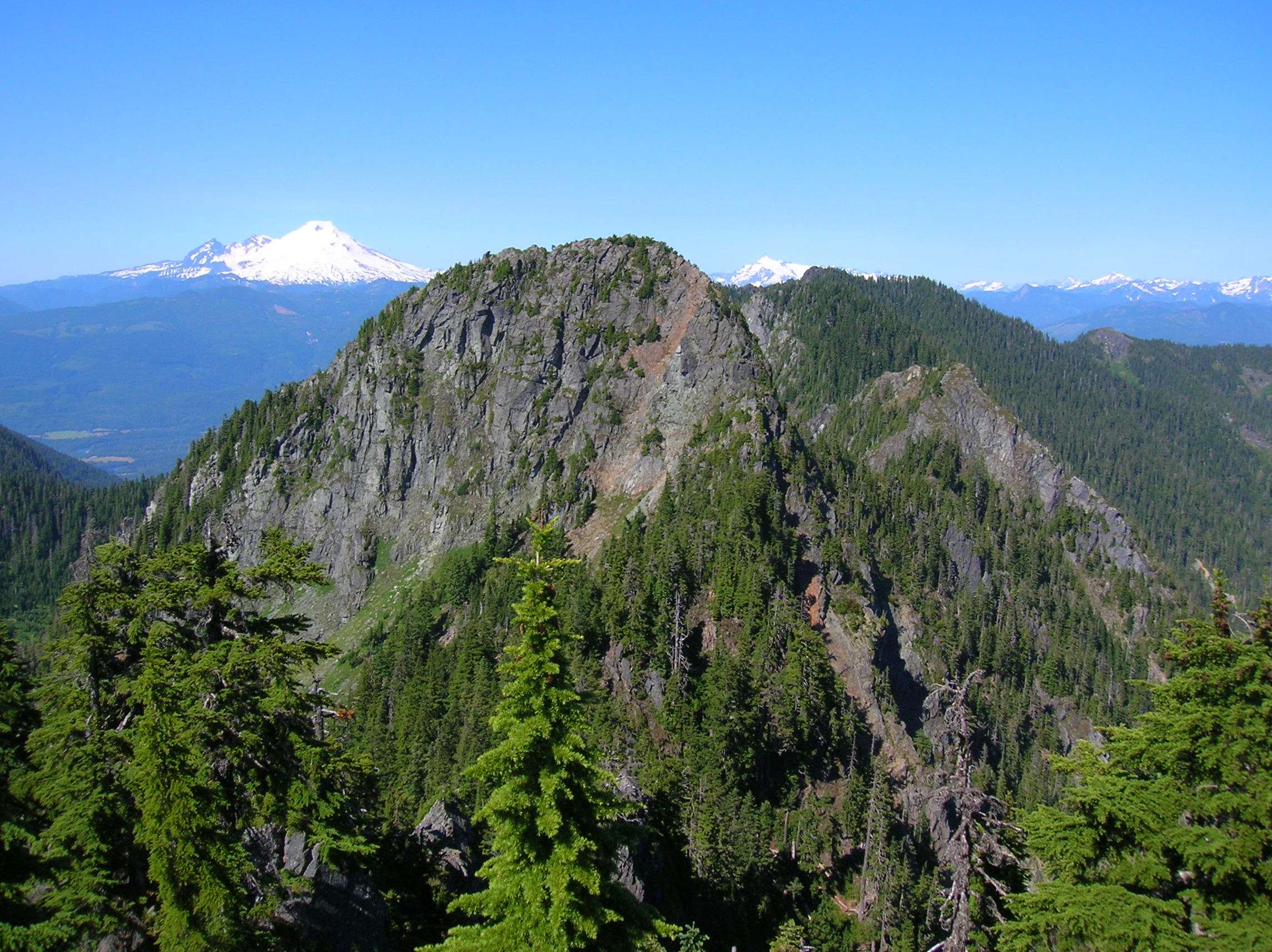 Gee Point─ great views from this little-known peak! – HIke of the Week