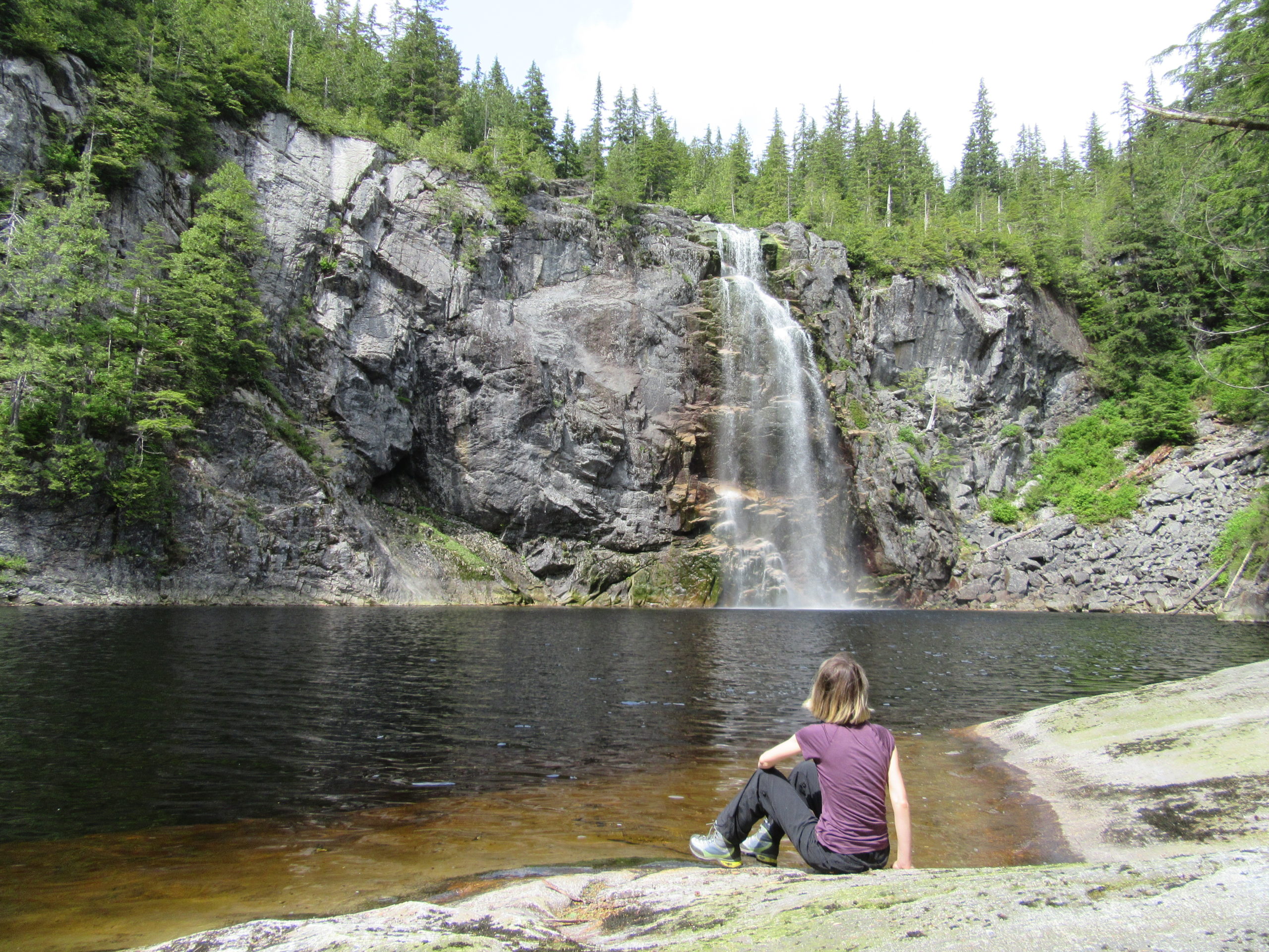 Twin Falls Lake–Hike to a secluded lake between two waterfalls – HIke ...